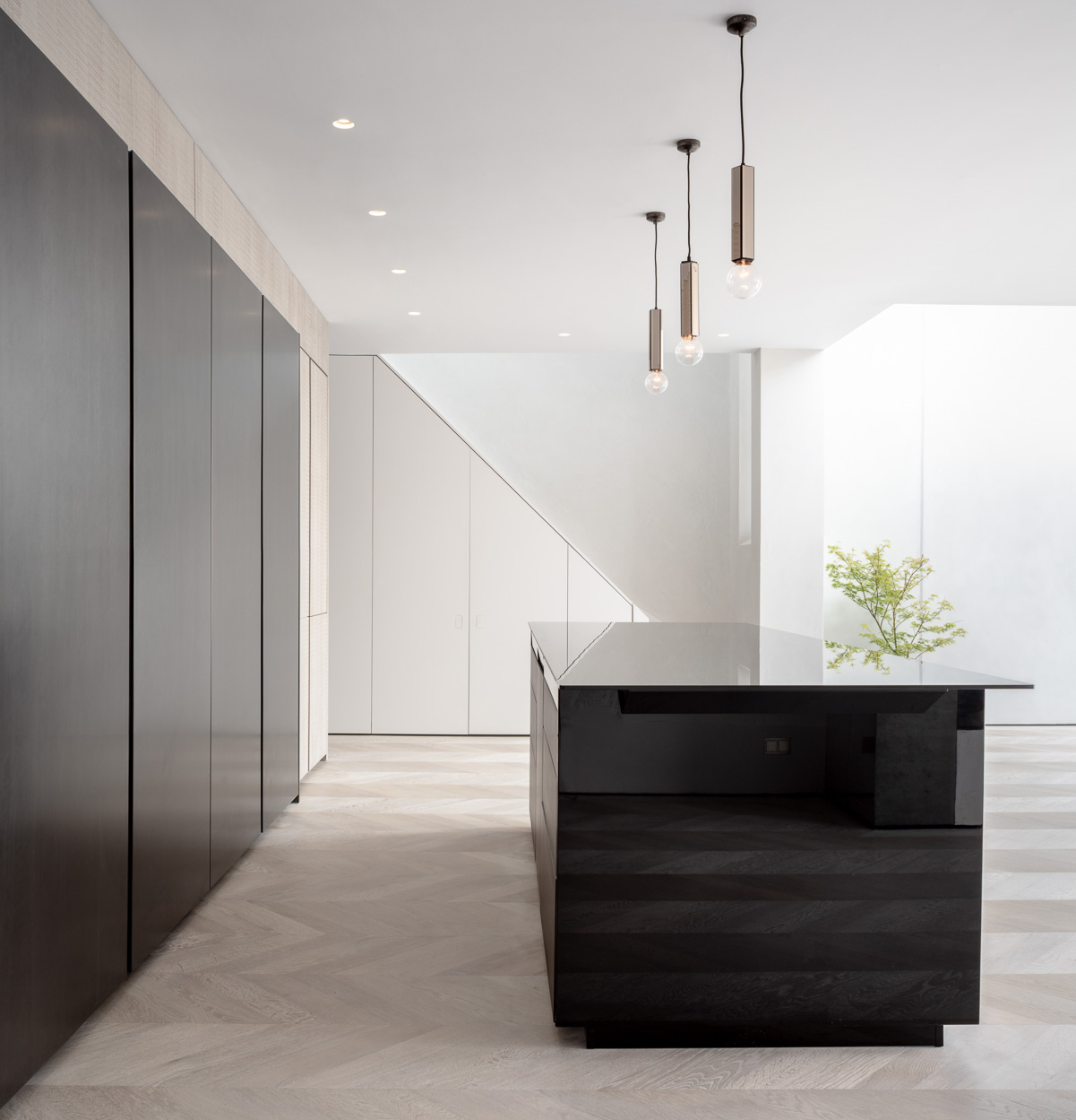 CONTEMPORARY – Porter & Jones